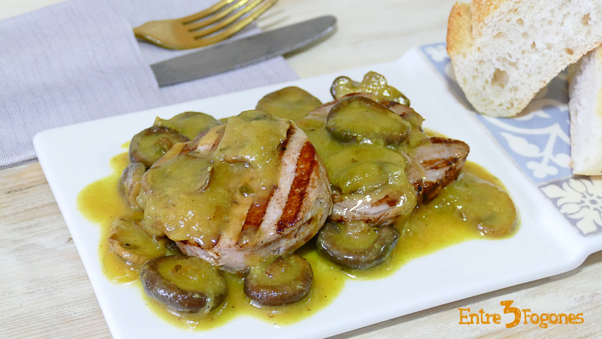 Medallones de Solomillo de Cerdo con Salsa de Setas