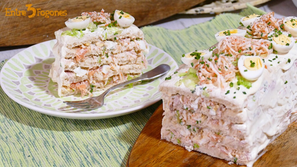 Pastel Frío de Atún y Palitos de Cangrejo con Pan de Molde