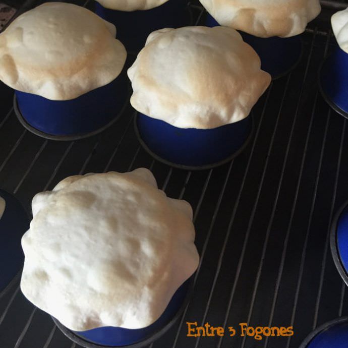 Obleas Rellenas de Nigiri de Salmón con Huevo de Codorniz